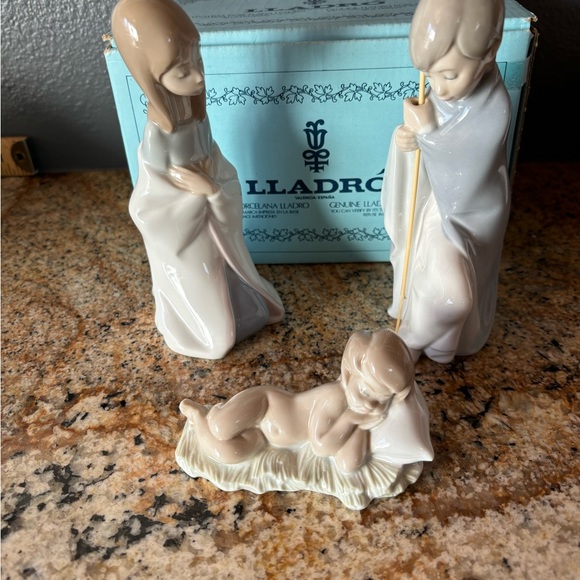 Lladro | Holiday | Lladro 4682467467 Holy Family Bnib Nativity 4 Piece ...